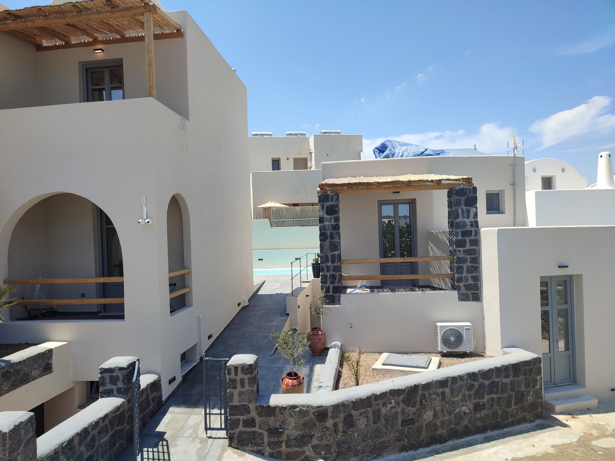 ΣΥΓΚΡΟΤΗΜΑ ΕΝΟΙΚΙΑΖΟΜΕΝΩΝ ΚΑΤΟΙΚΙΩΝ ΣΑΝΤΟΡΙΝΗ - Kallergis